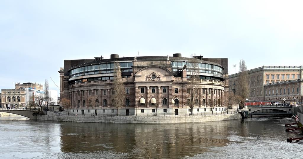 AP3 favours passing axed buffer fund’s assets to just one fund | News | IPE