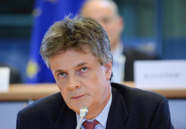 Former European commissioner Hill joins UBS | News | IPE